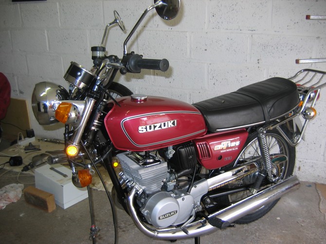 RESTAURATION COMPLÈTE GT 125 - Page 2 - Forum Suzuki GT Triples et Twins Deux Temps